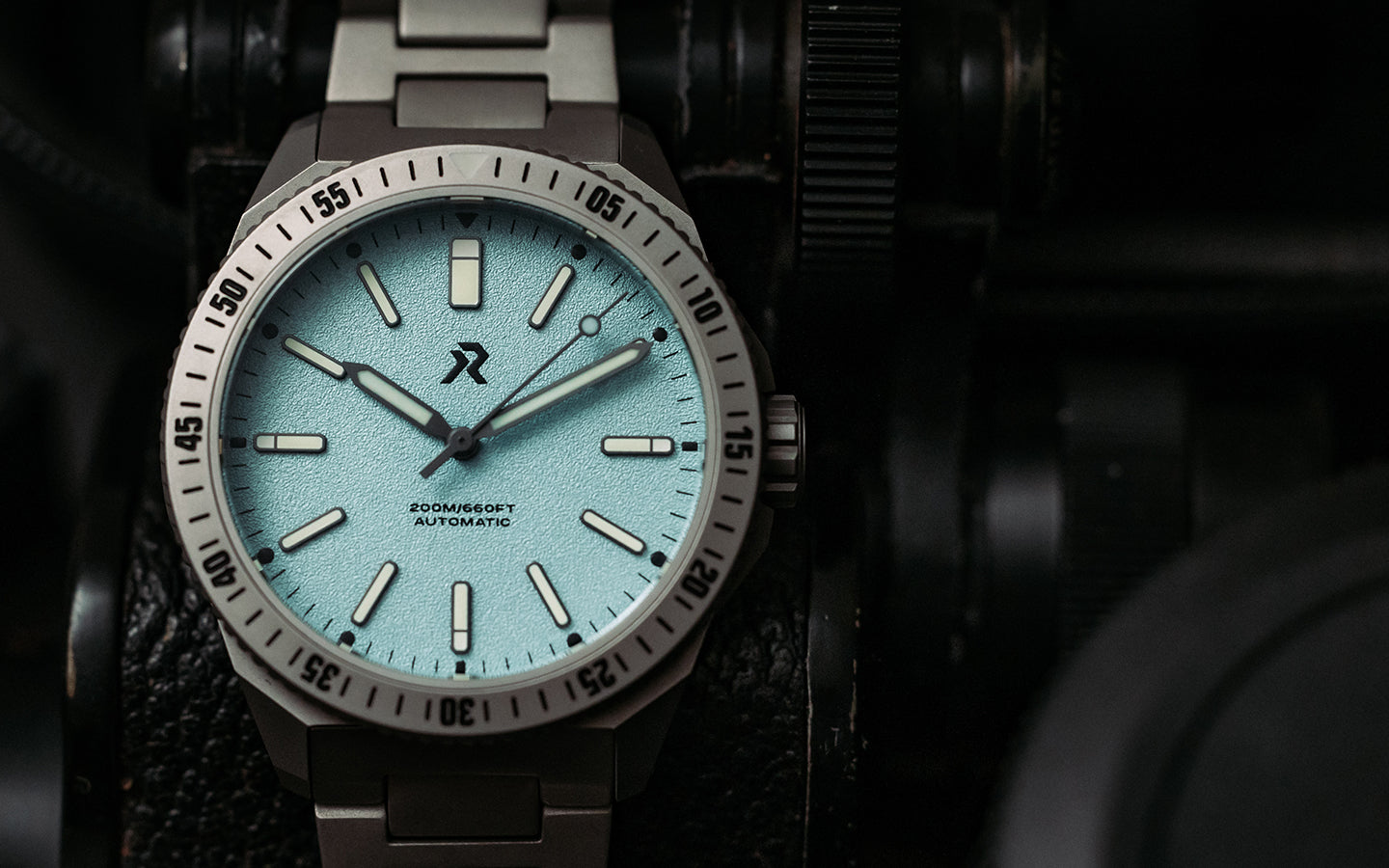 The Victorinox Diver Pro Quartz Review .. An Expensive, But Very ...